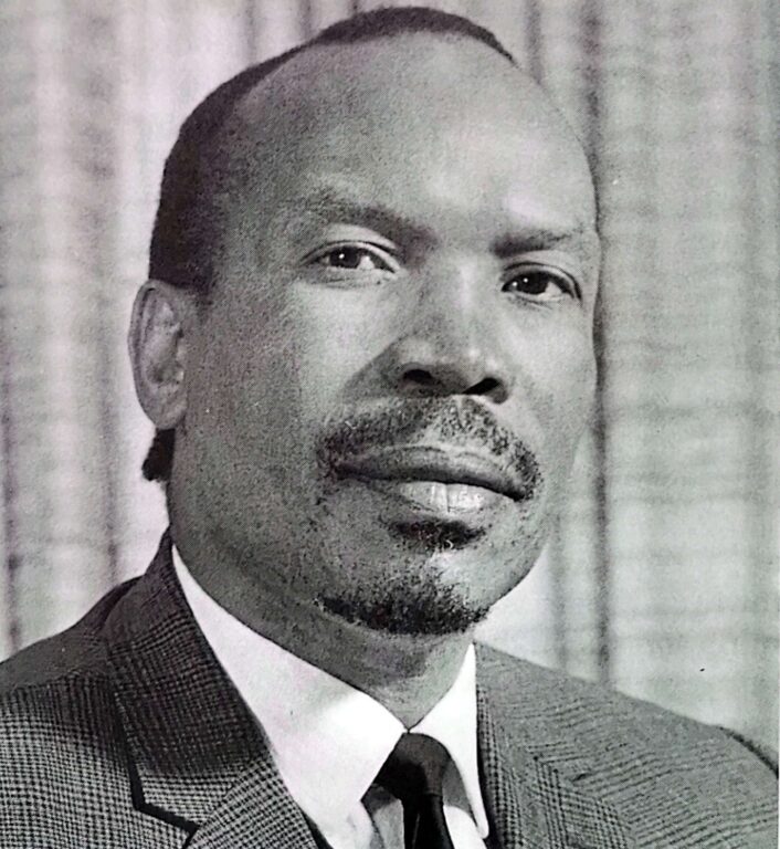 KHAMA, SERETSE - Encyclopaedia Africana