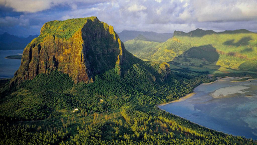 LE MORNE CULTURAL LANDSCAPE OF MAURITIUS - Encyclopaedia Africana